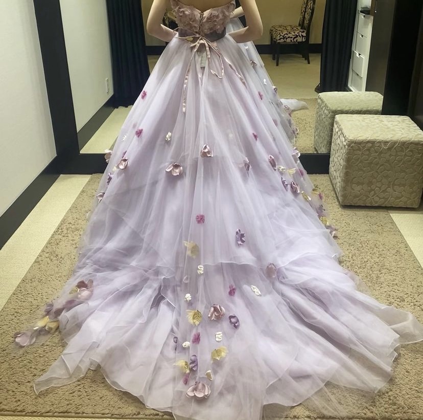 花嫁さまが1度は着てみたいドレスからお花が可愛いドレスまで 花嫁さまが1度は着てみたいドレスからお花が可愛いドレスまで